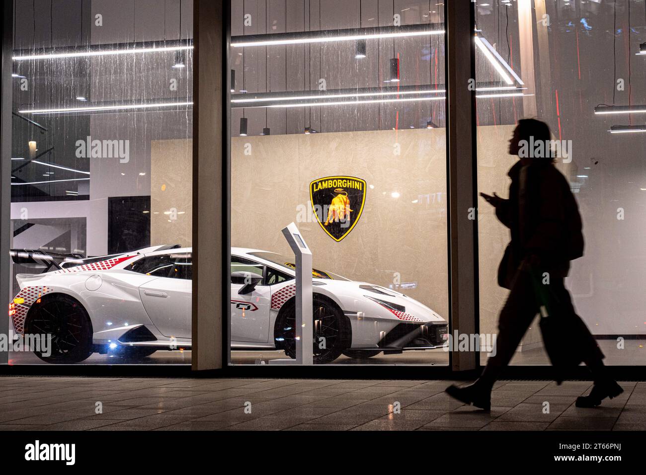 Lamborghini dealership hi-res stock photography and images - Alamy