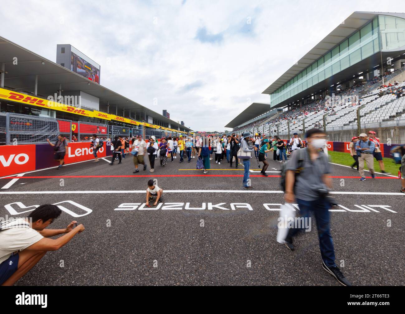 Suzuka Grand Prix Circuit, 9 November 2023: Fans walk the main straight ...