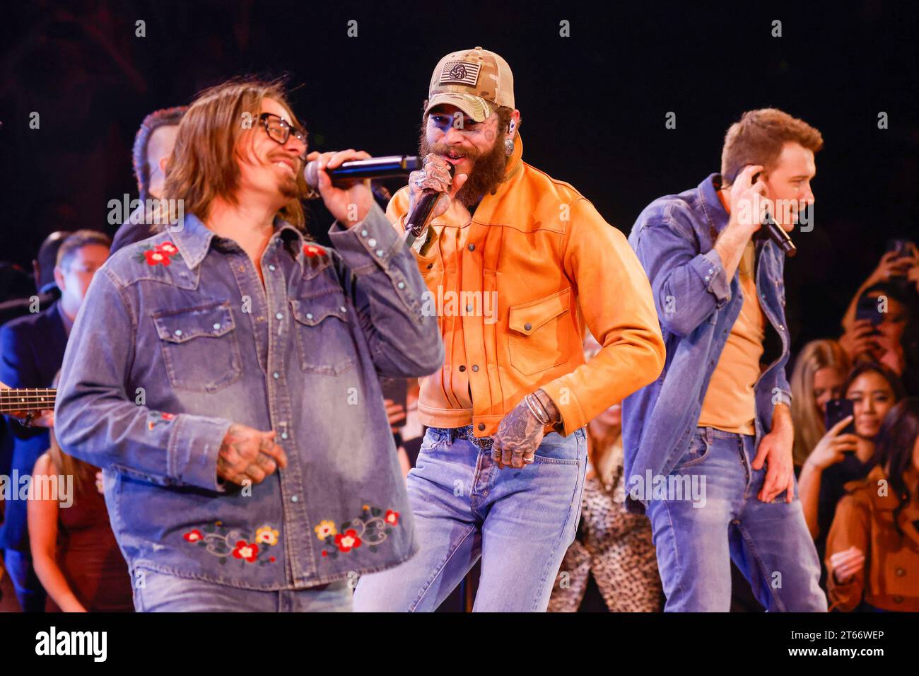 Nashville, United States. 08th Nov, 2023. Post Malone joins Hardy and ...