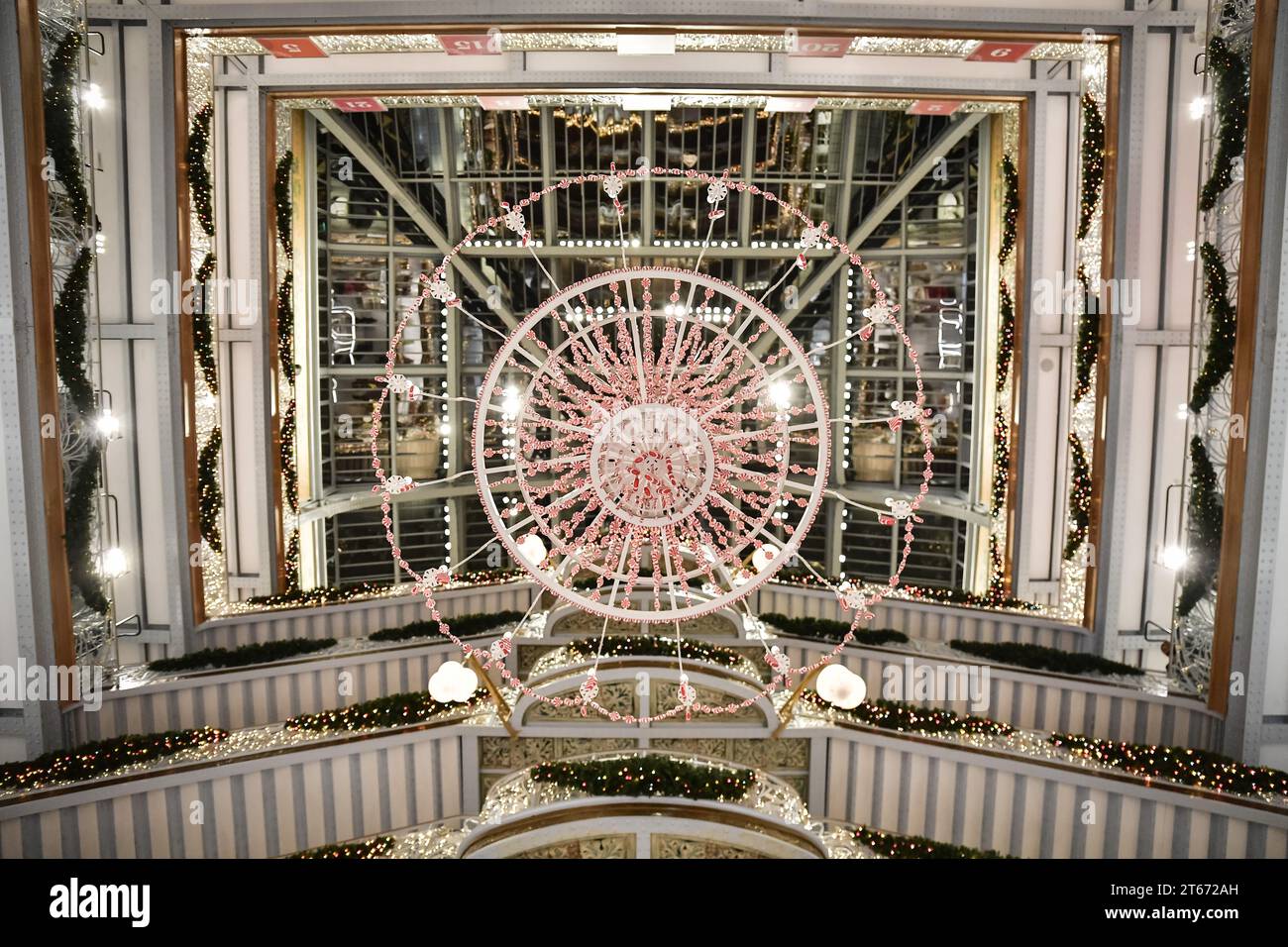 Samaritaine's staff reveals Christmas window displays in Paris on ...