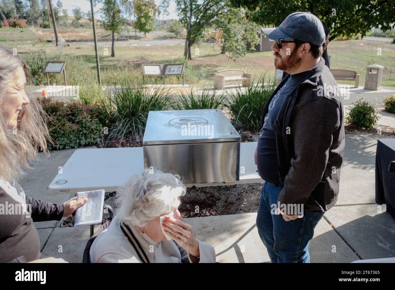 Buried time capsule hi-res stock photography and images - Alamy