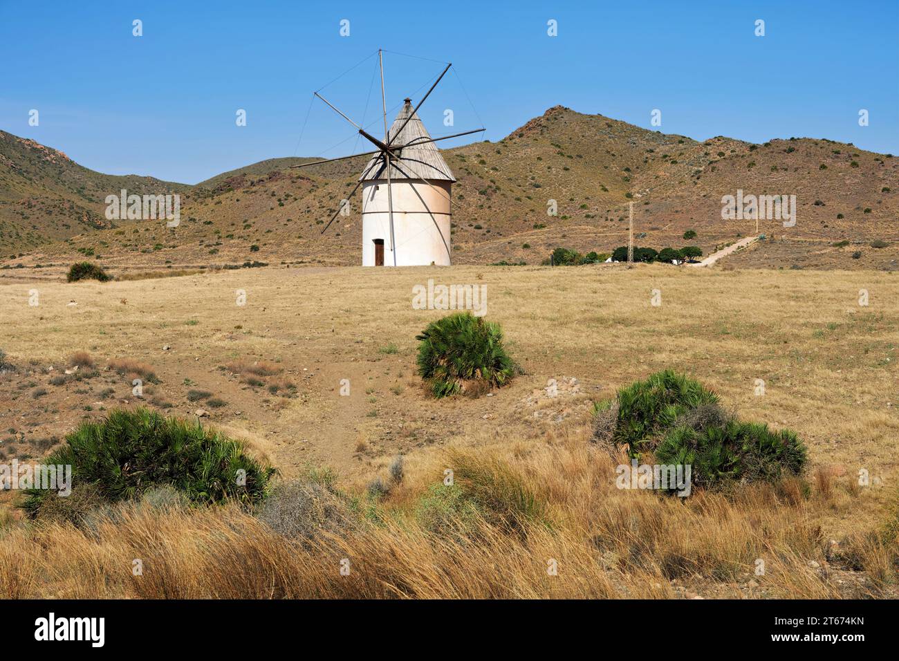 Molino de viento español hi-res stock photography and images - Alamy