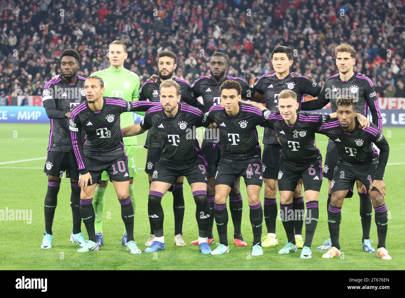 MUNICH, Germany. , . Fc BAYERN line up 1 Manuel NEUER, 2 Dayot ...