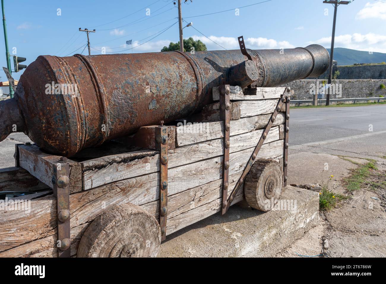 Rusted cannons hi-res stock photography and images - Alamy