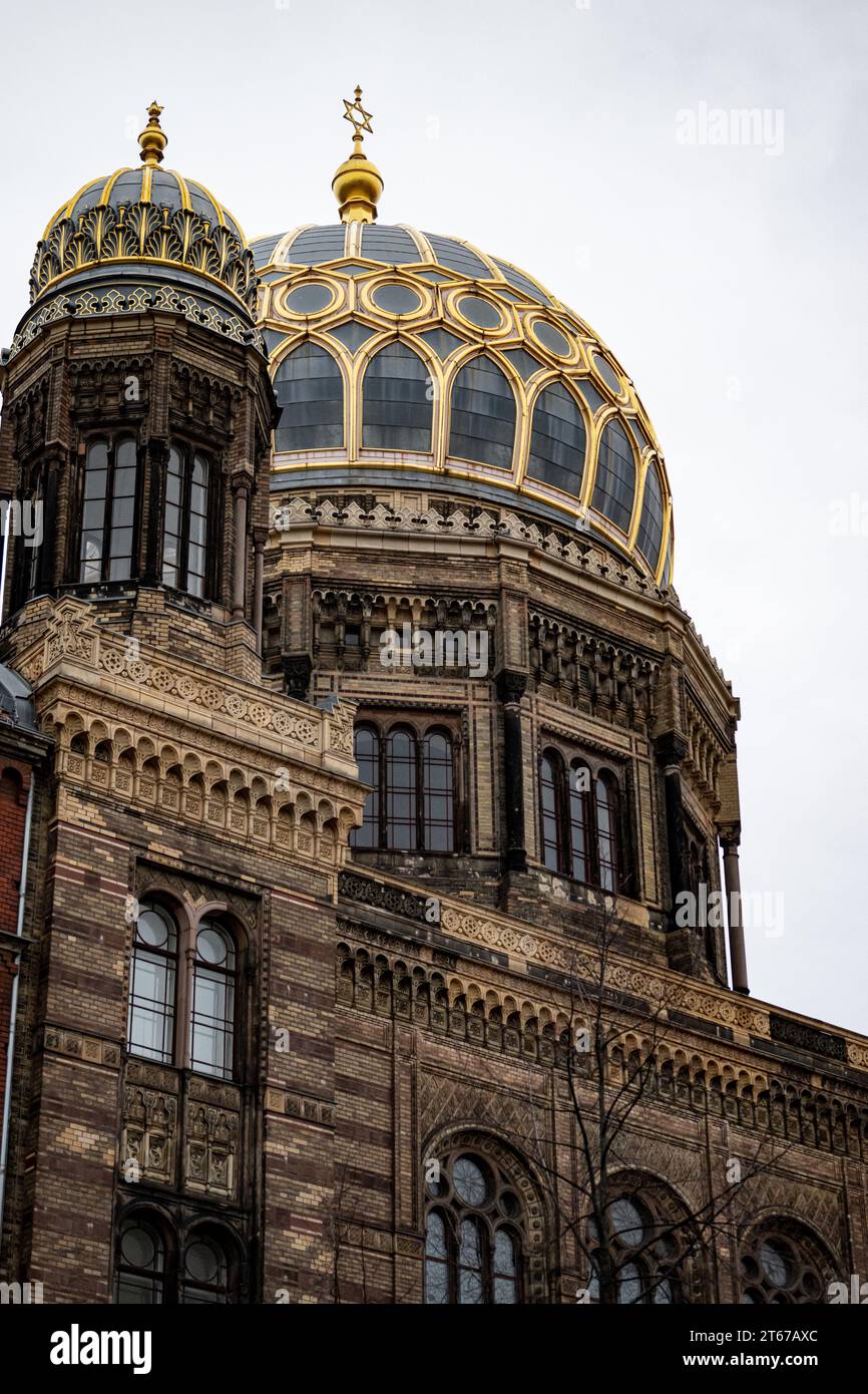 Star of david damaged hi-res stock photography and images - Alamy