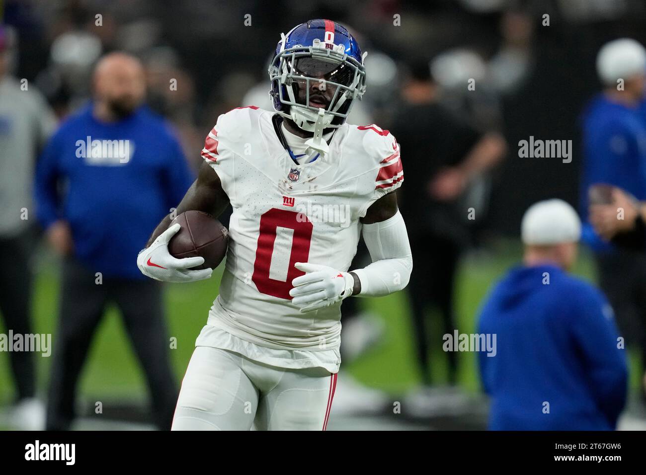 New York Giants wide receiver Parris Campbell (0) warms up before an ...