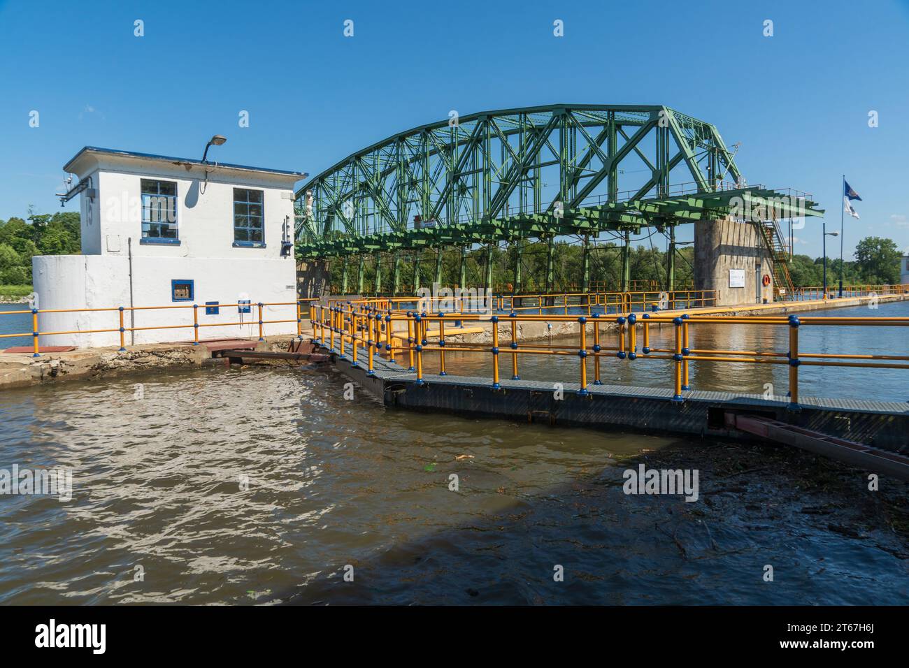 The Erie Canal Lock #15 in Upstate New York Stock Photo - Alamy