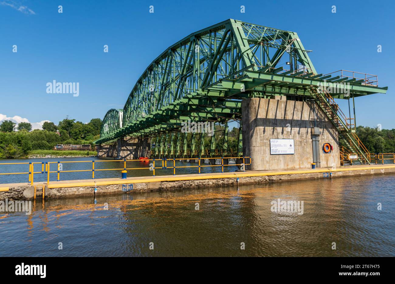 The Erie Canal Lock #15 in Upstate New York Stock Photo - Alamy