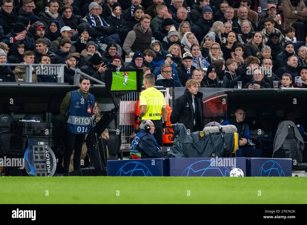 Copenhagen, Denmark. 08th Nov, 2023. Referee Donatas Rumsas seen at the ...