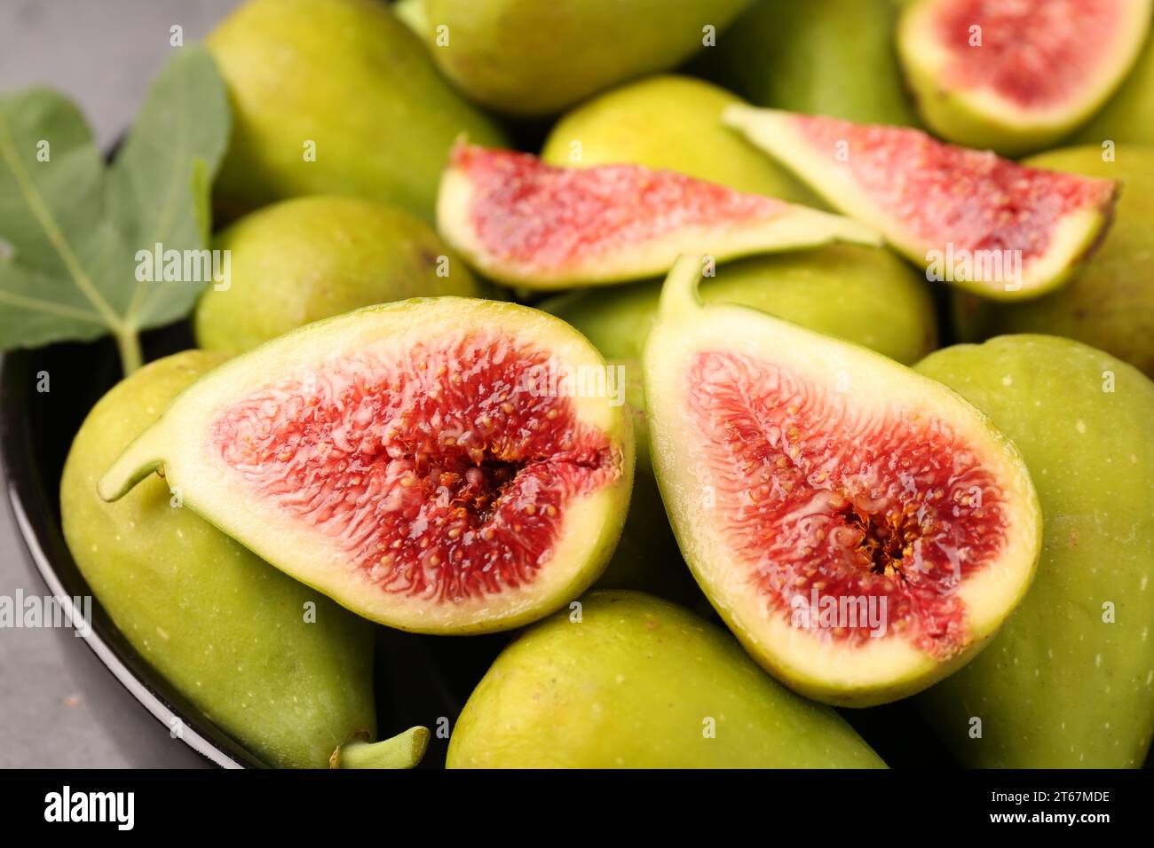 Whole green figs hi-res stock photography and images - Alamy