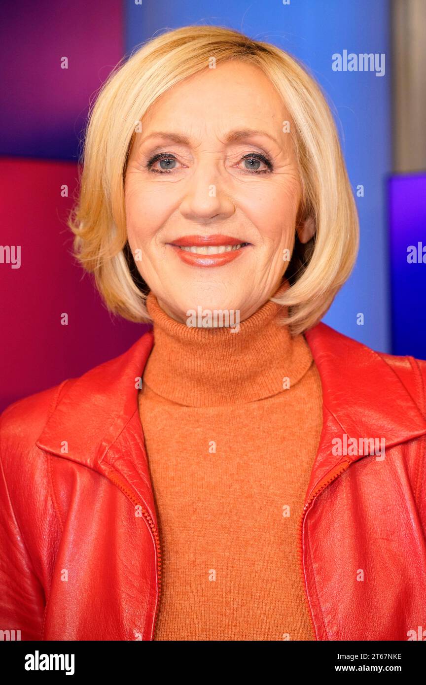Petra Gerster in der ARD-Talkshow maischberger im Studio Berlin ...