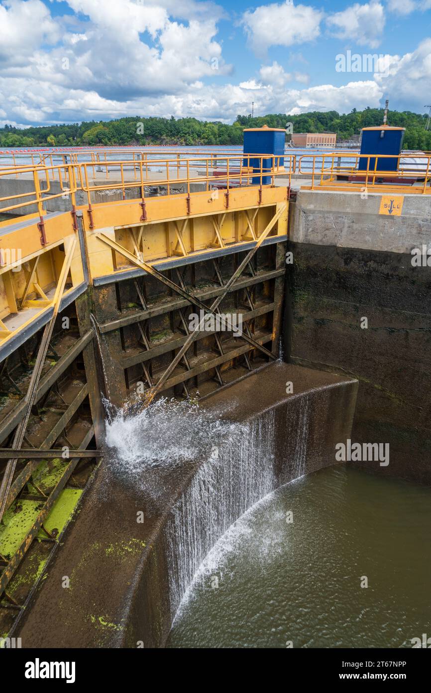 The Erie Canal Lock #7 in Upstate New York Stock Photo - Alamy