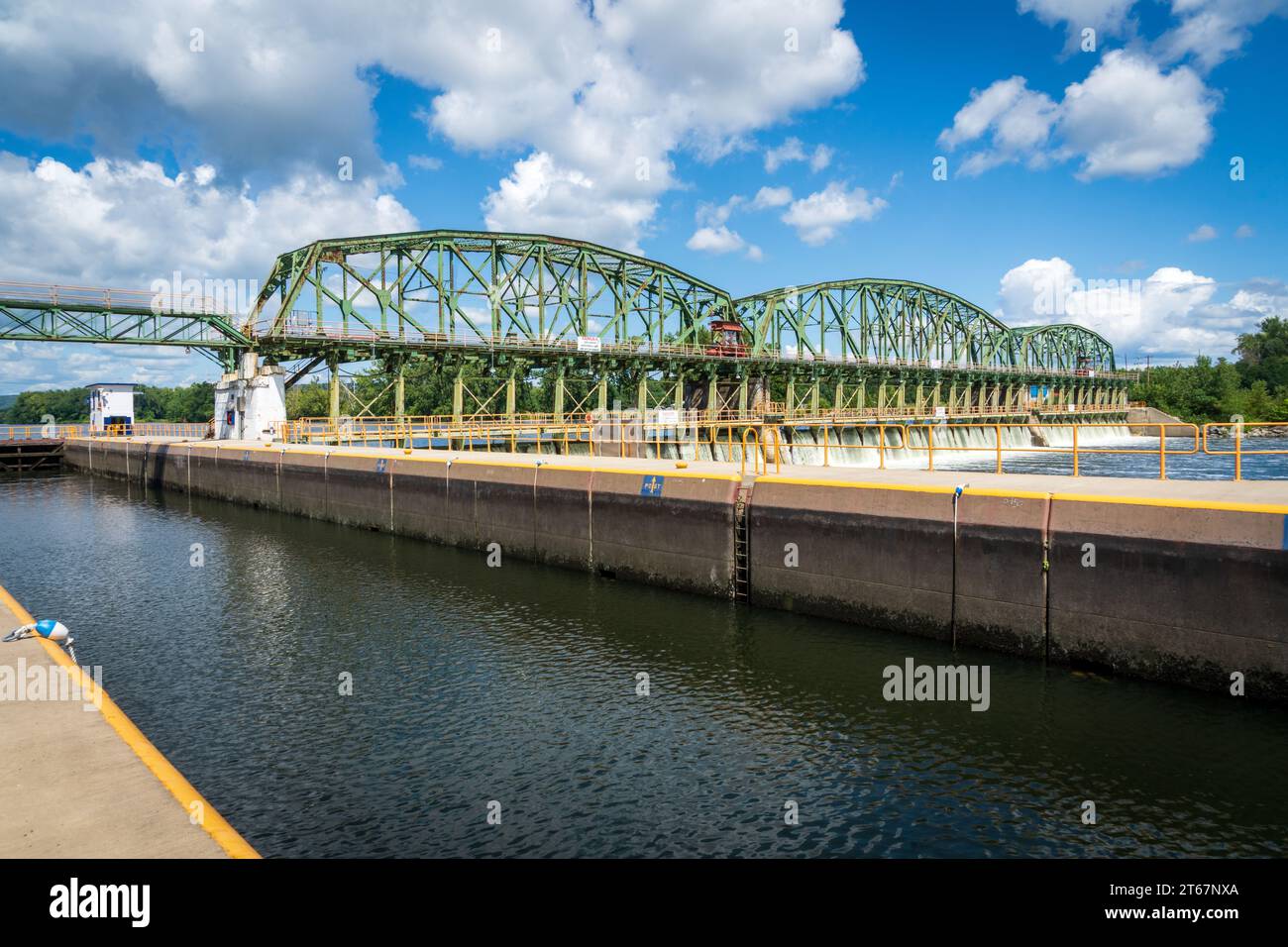 The Erie Canal Lock #8 in Upstate New York Stock Photo - Alamy
