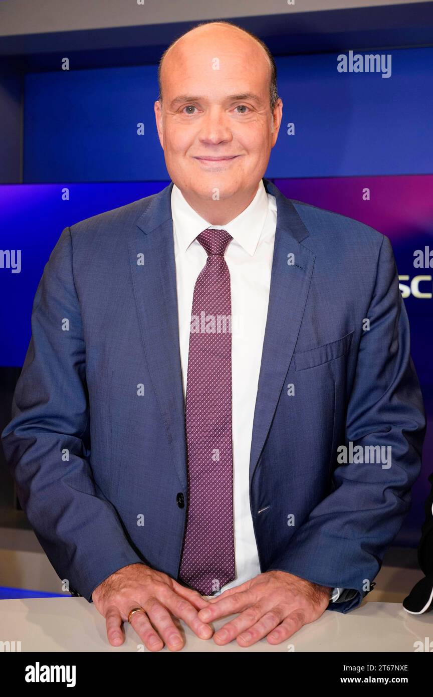 Robin Alexander in der ARD-Talkshow maischberger im Studio Berlin ...