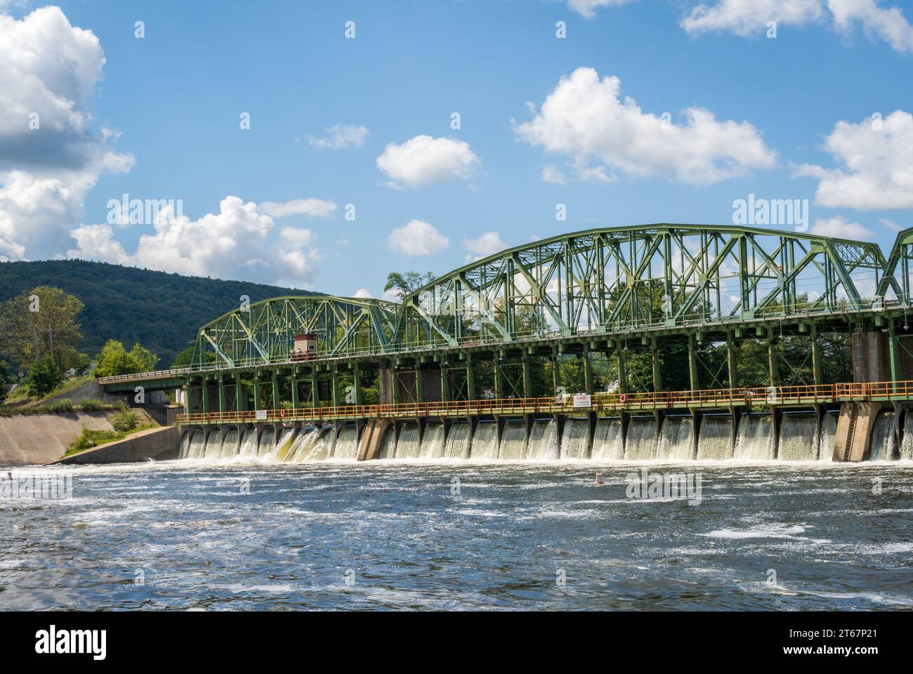 The Erie Canal Lock #9 in Upstate New York Stock Photo - Alamy