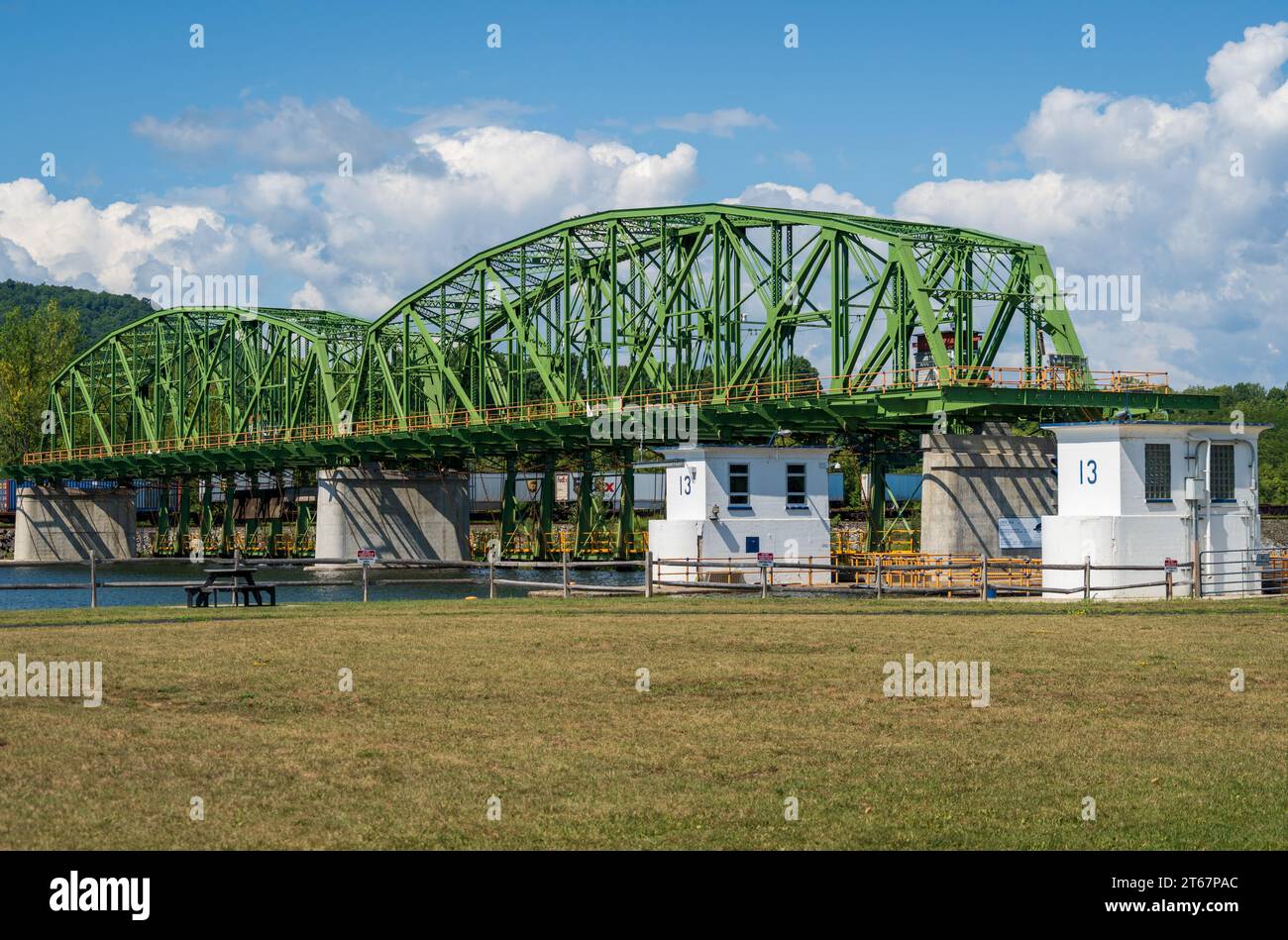 Erie canal structures hi-res stock photography and images - Alamy