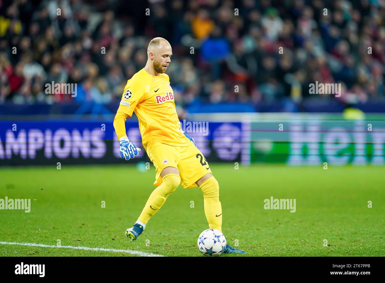 Red bull salzburg goalkeeper hi-res stock photography and images - Alamy