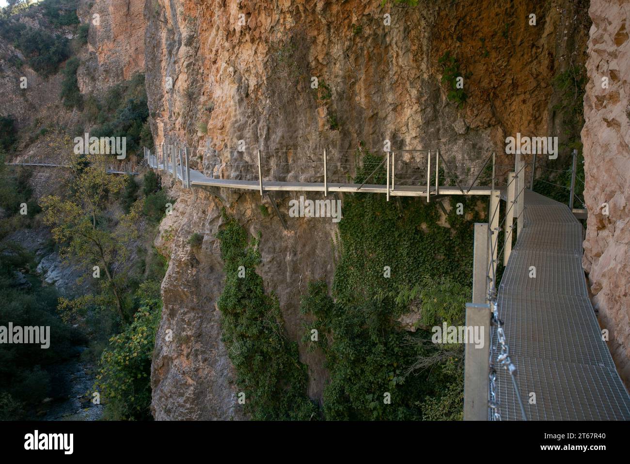 Ruta de las pasarelas, Alquézar. Beautiful route across the river ...