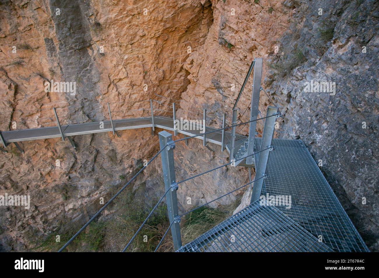 Ruta de las pasarelas, Alquézar. Beautiful route across the river ...