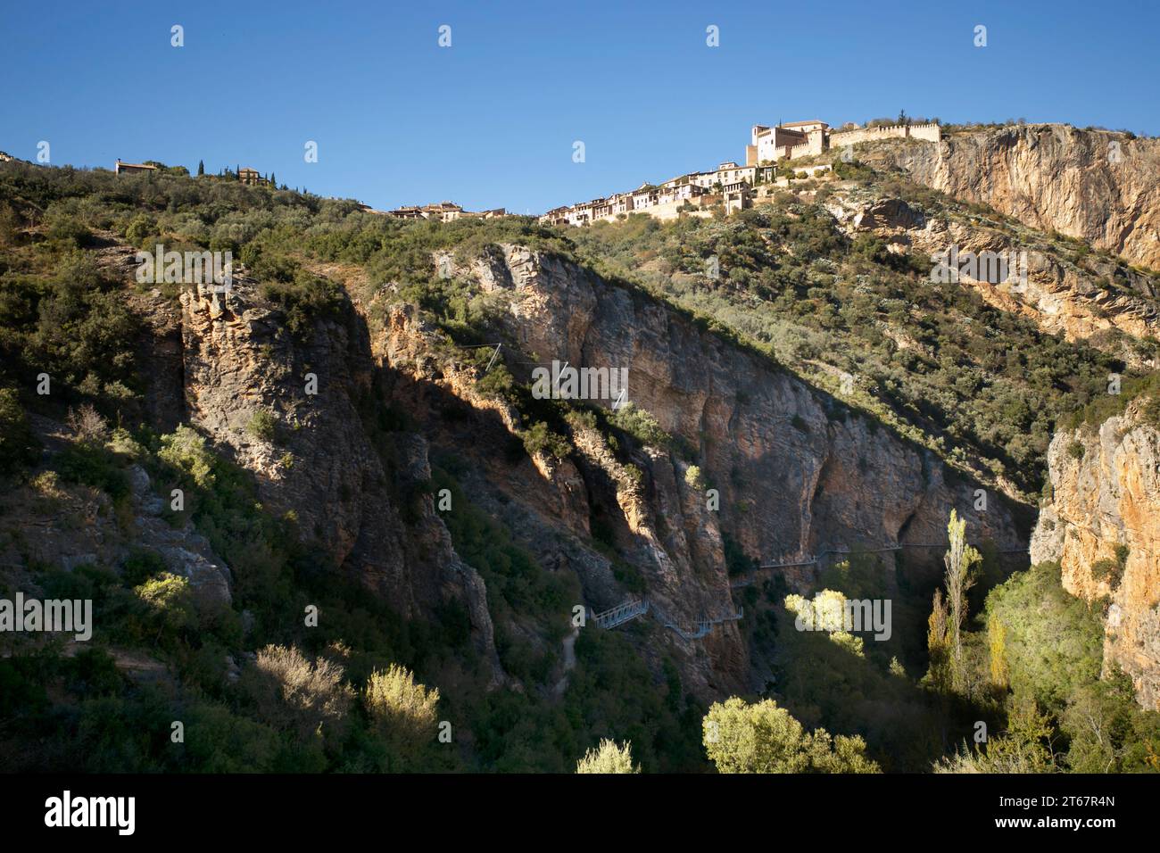 Ruta de las pasarelas, Alquézar. Beautiful route across the river ...
