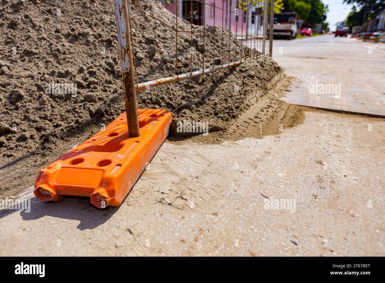 Hollow safety fence hi-res stock photography and images - Alamy