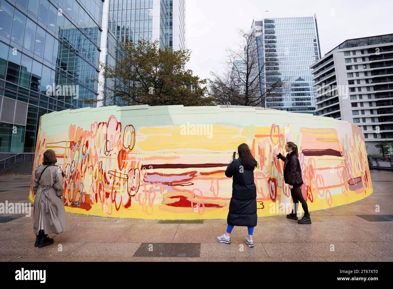 EDITORIAL USE ONLY Lowri Harries (L), Jenna McDonald (C) and Megan ...