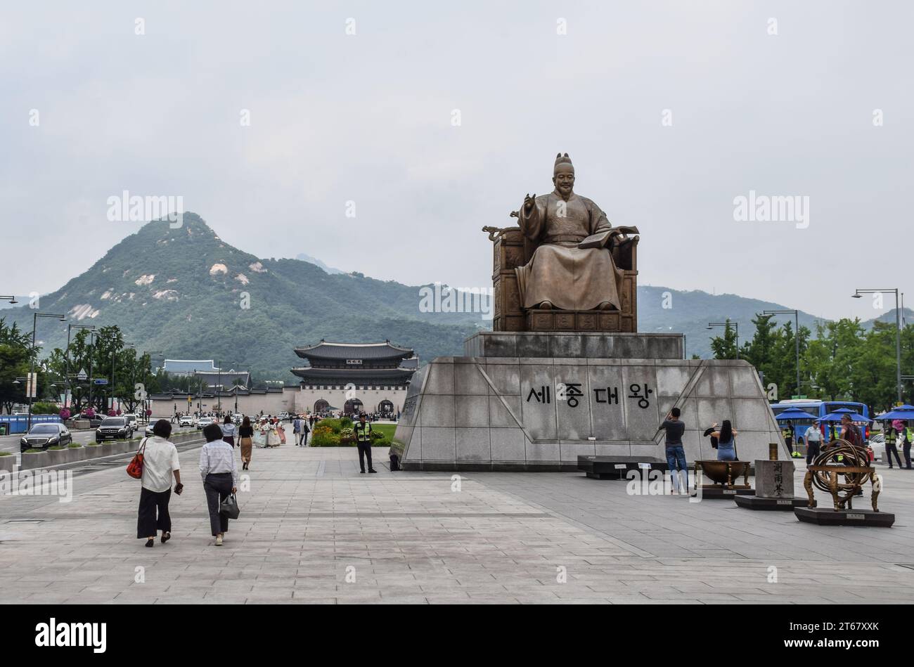 Statue of King Sejong in Gwanghwamun Plaza, Seoul, South Korea. In the ...
