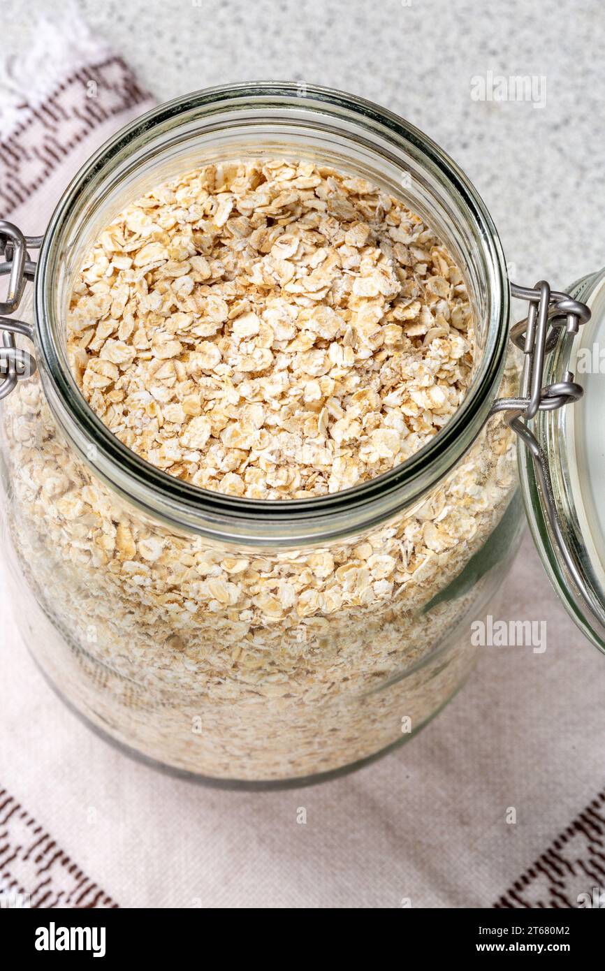 Glass kilner jar filled with porridge oats Stock Photo - Alamy
