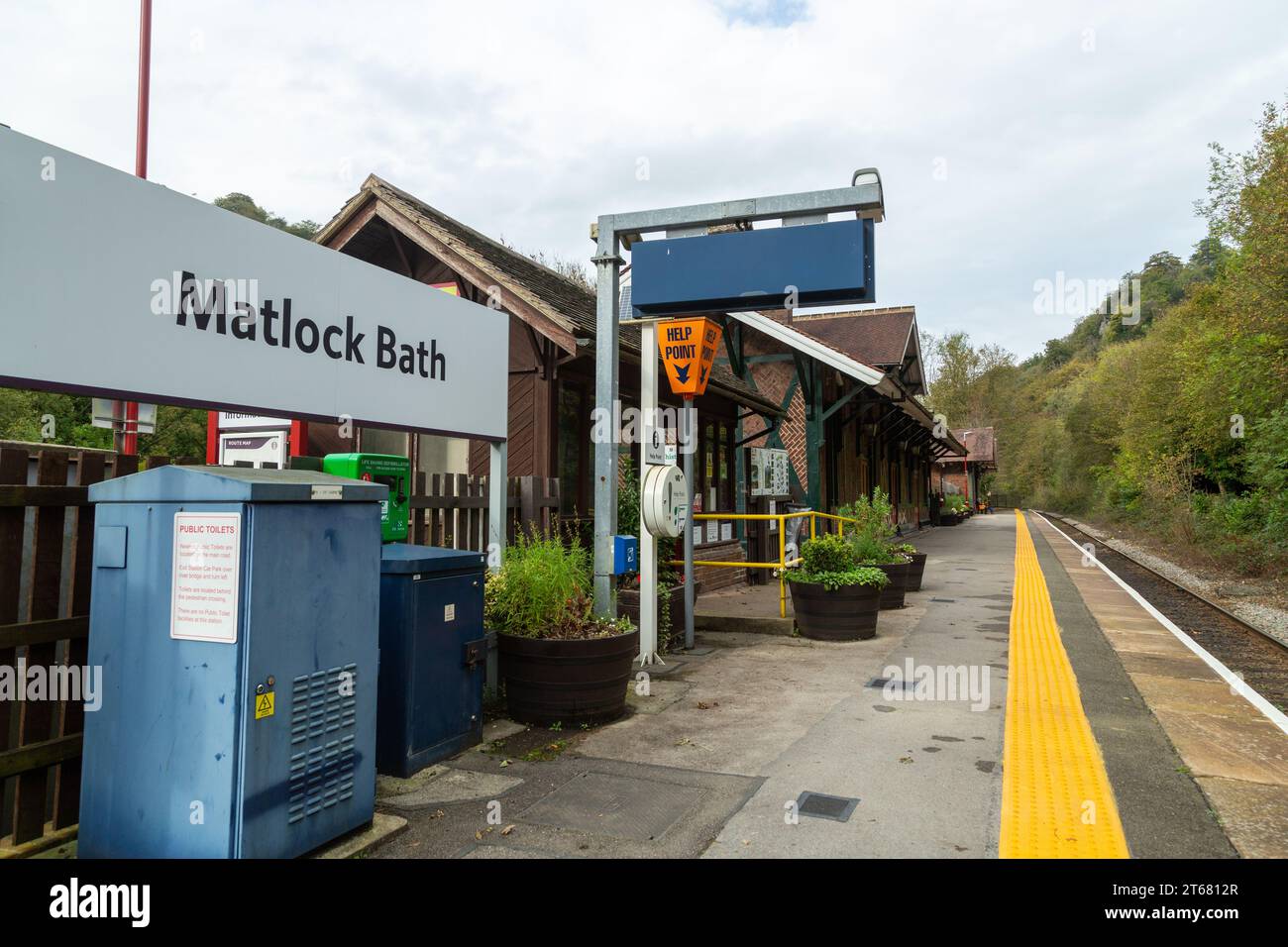 Bath railway station platform hi-res stock photography and images - Alamy