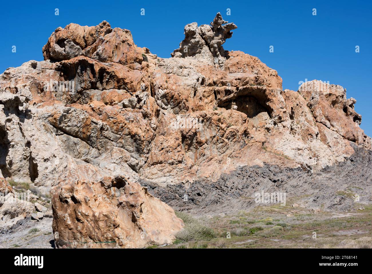 Pegmatite dike (igneous rock) in Cap Creus Natural Park, Girona ...