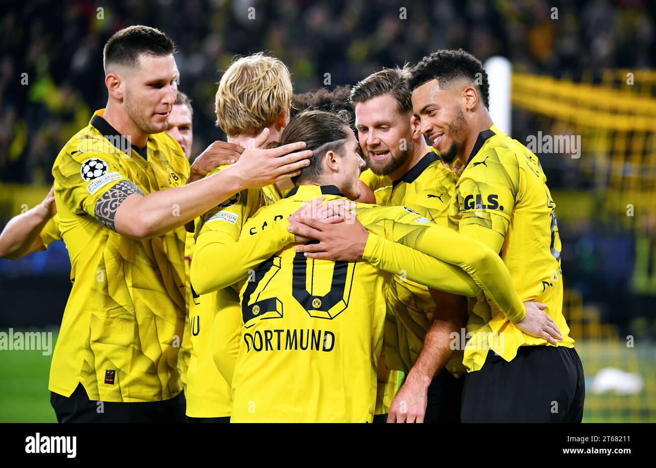 Champions League, Signal Iduna Park Dortmund: Borussia Dortmund vs ...