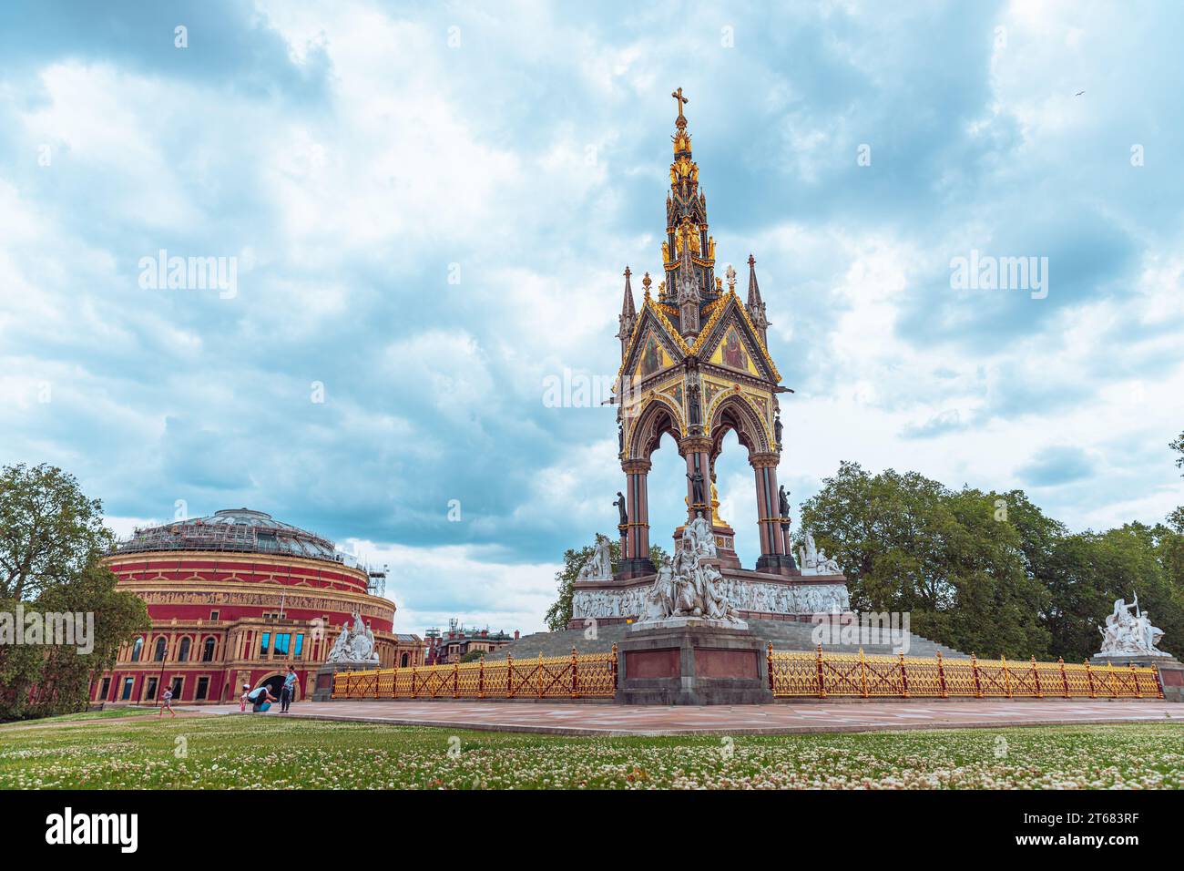 Royal Albert Hall and Monument Stock Photo - Alamy