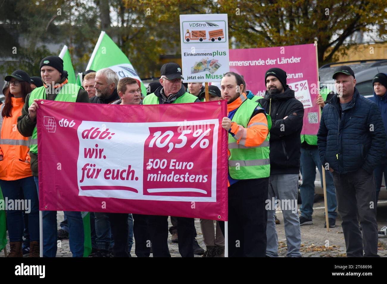 Die Kundgebung der Straßenmeisterei SM Rohrbach am Mittwoch 08.11.2023 ...