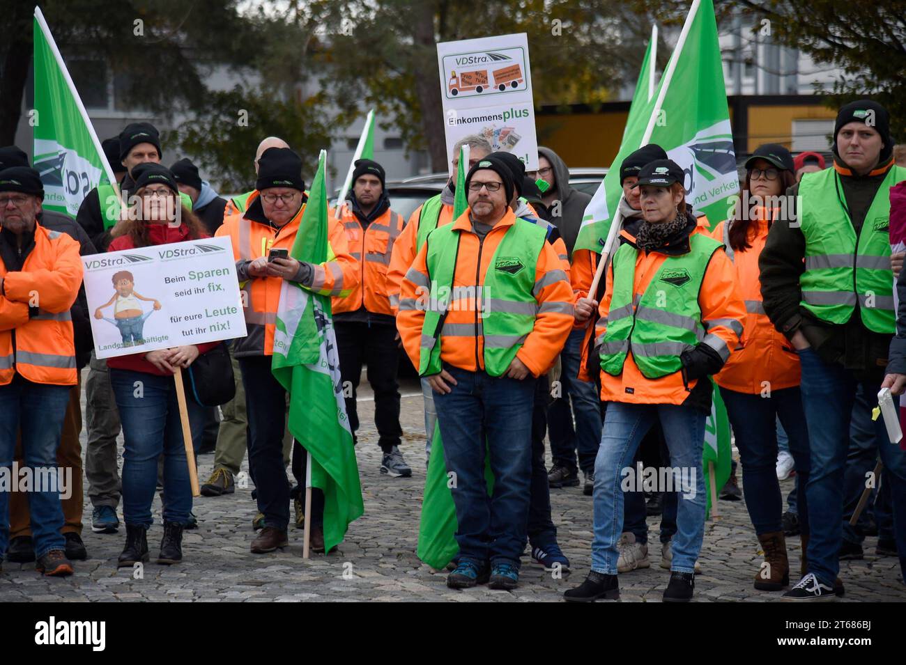 Die Kundgebung der Straßenmeisterei SM Rohrbach am Mittwoch 08.11.2023 ...