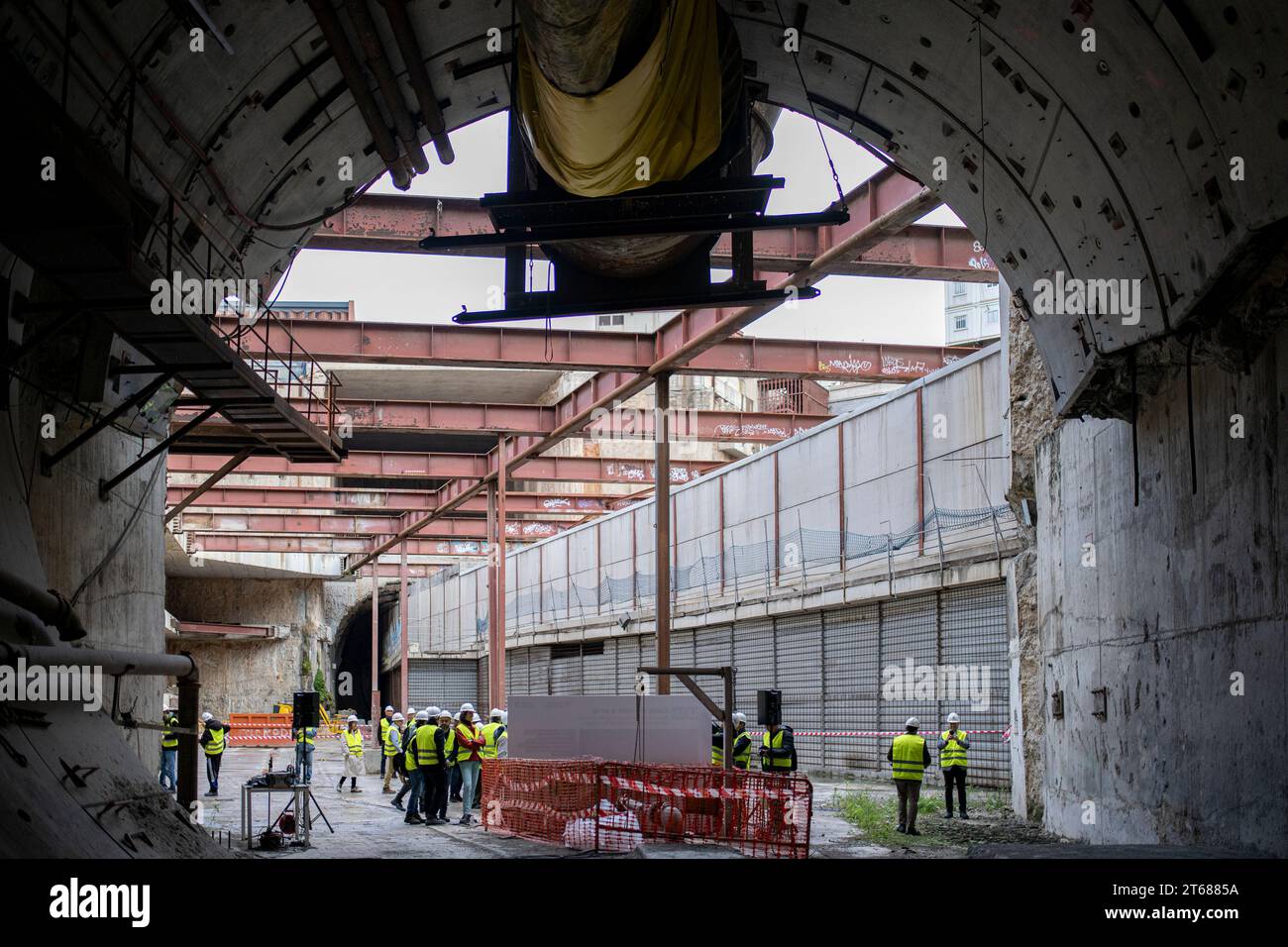 View of the macro-well of Metro Lines 9 and 10, in the Sagrera ...