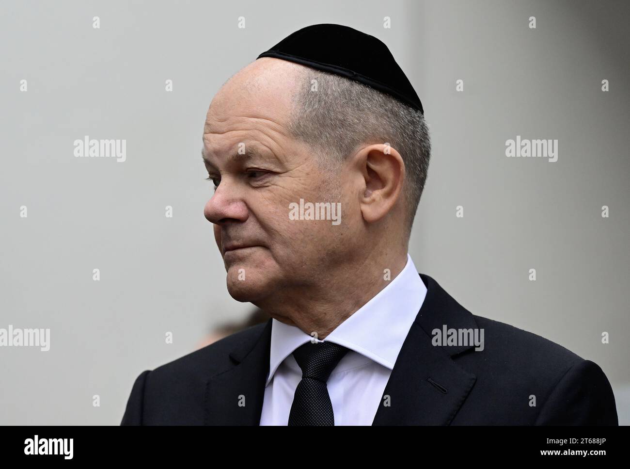 Berlin, Germany. 09th Nov, 2023. Federal Chancellor Olaf Scholz wears a ...
