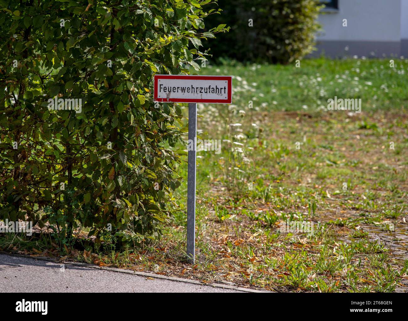 25.08.2023, Feuerwehrzufahrt Schild 25.08.2023, Feuerwehrzufahrt Schild ...