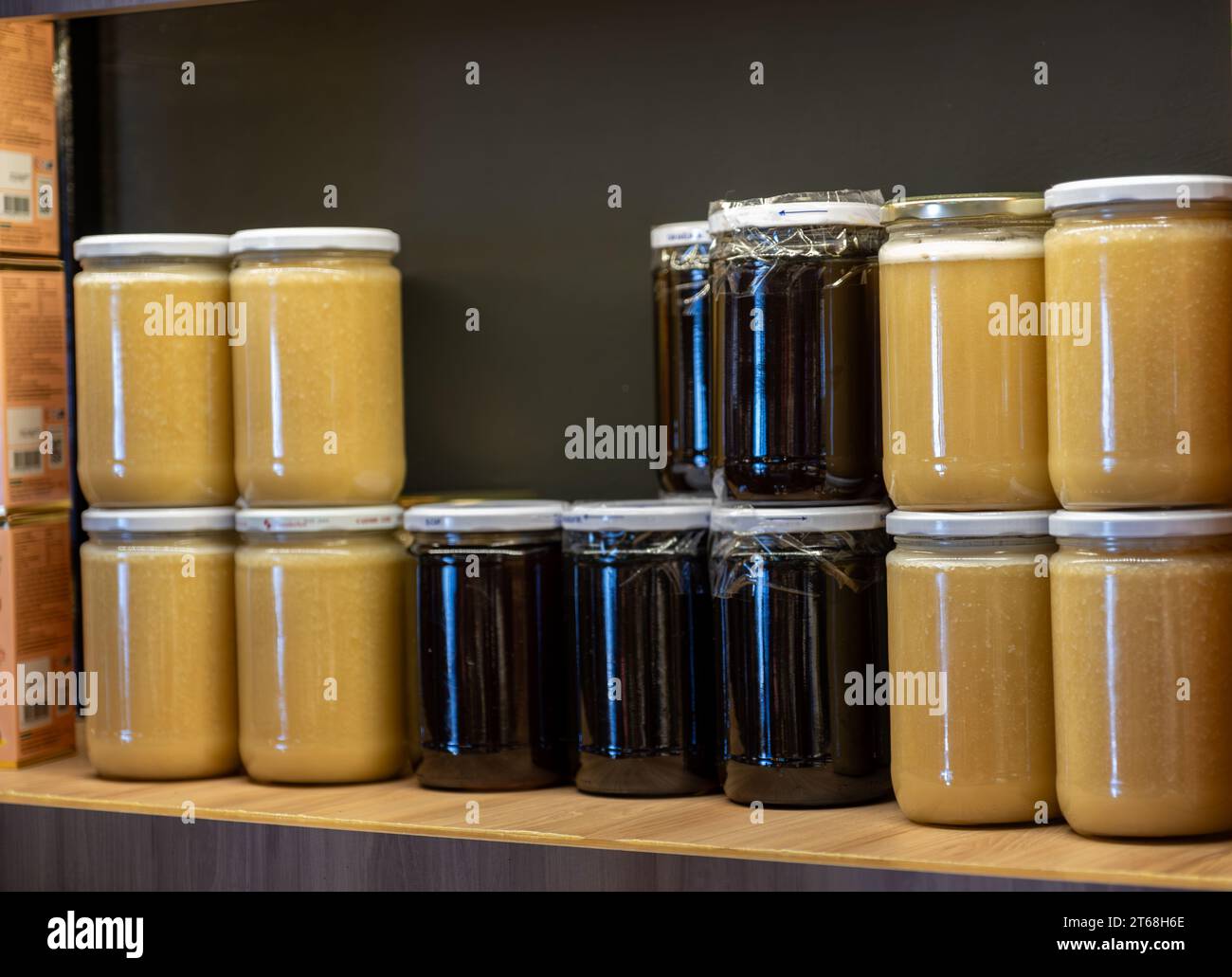Honey store hi-res stock photography and images - Alamy