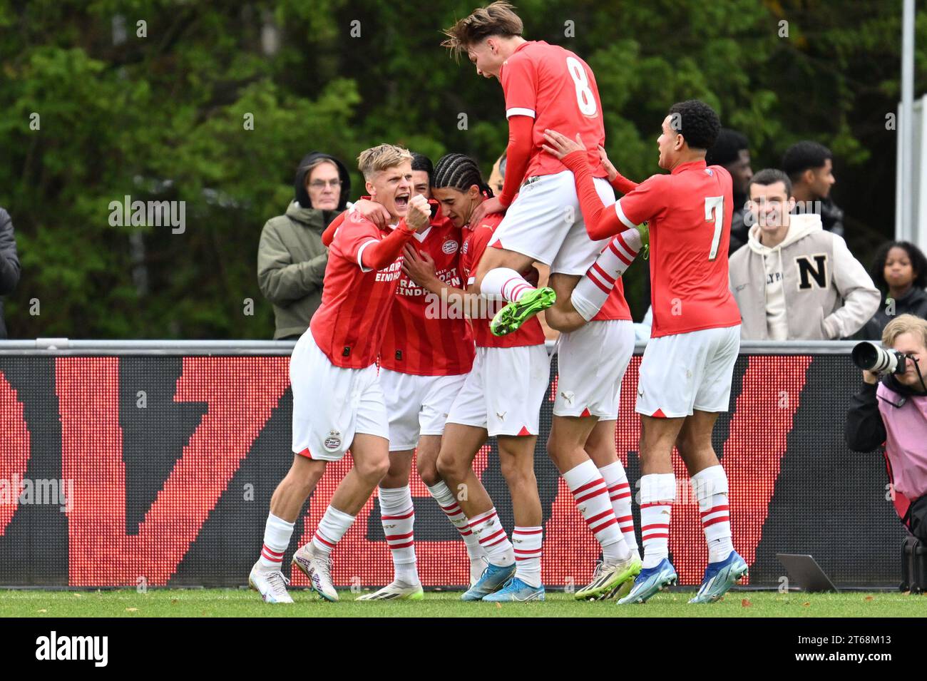 Emir bars hi-res stock photography and images - Alamy