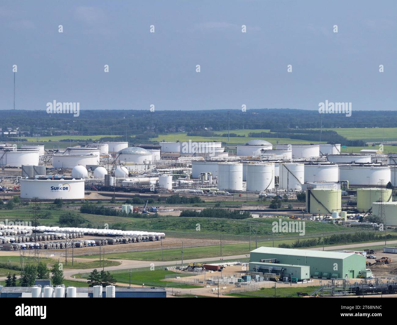 Oil refinery edmonton alberta hi-res stock photography and images - Alamy
