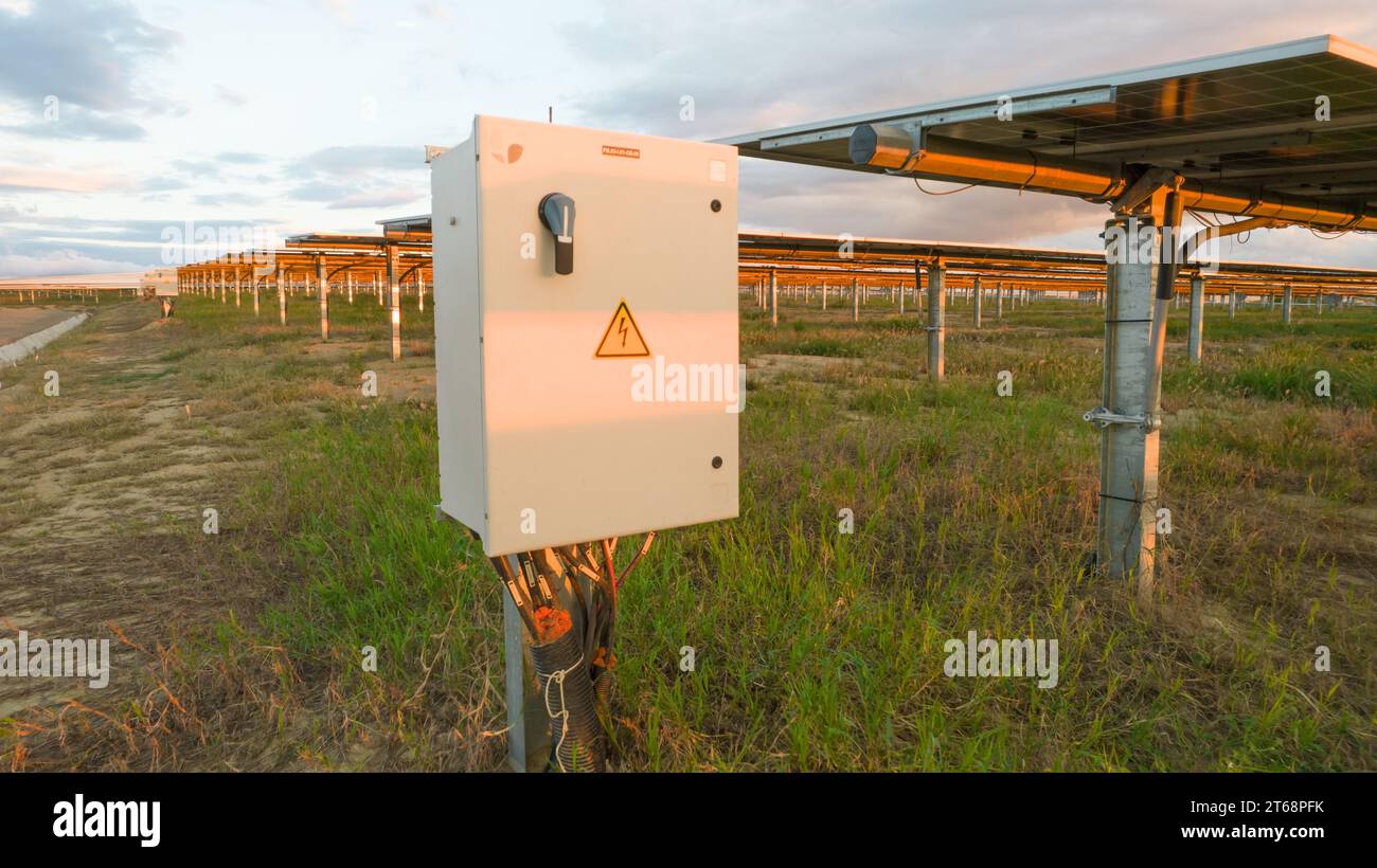 Solar tracker hi-res stock photography and images - Alamy