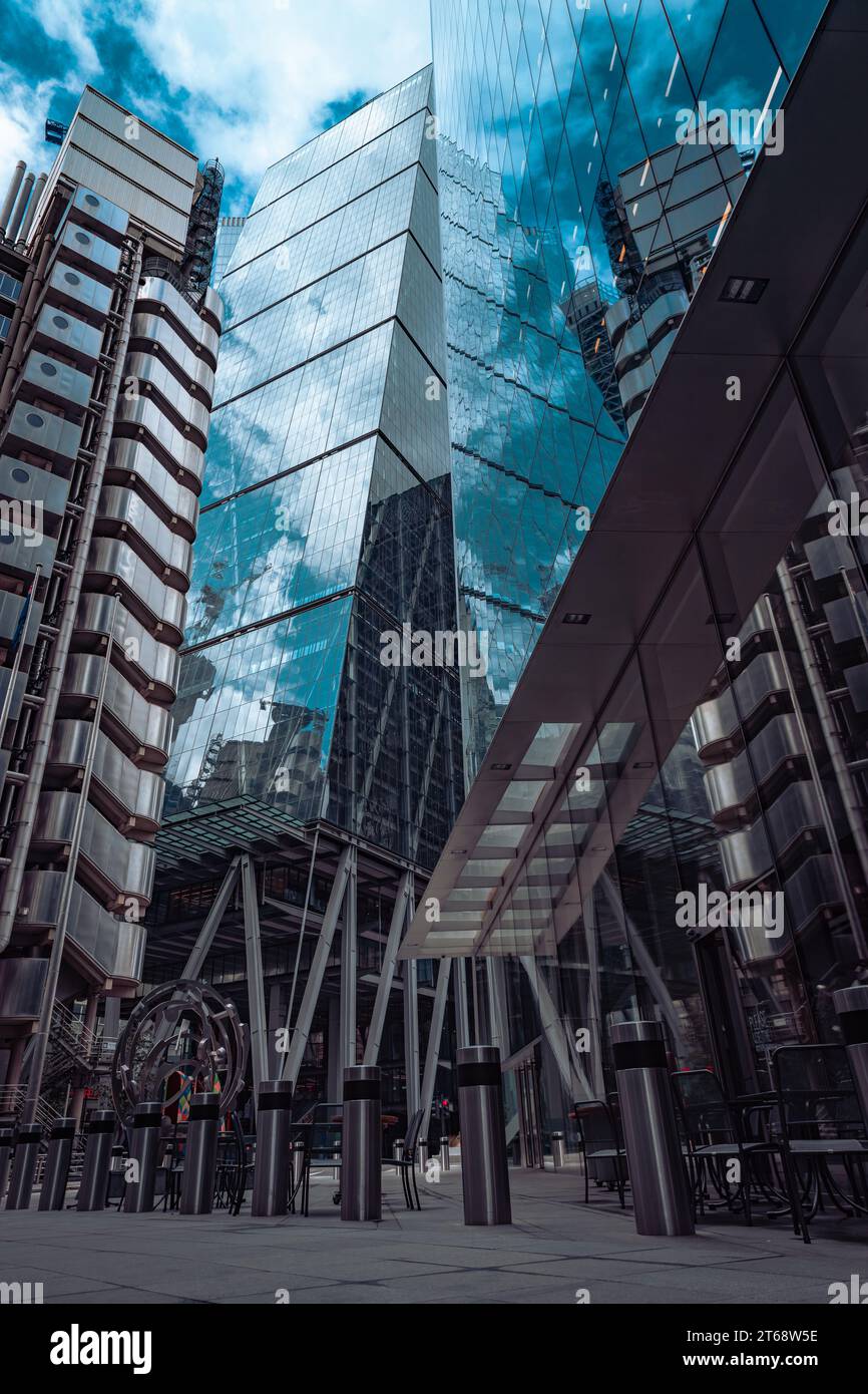 Scalpel skyscraper lloyds building hi-res stock photography and images ...