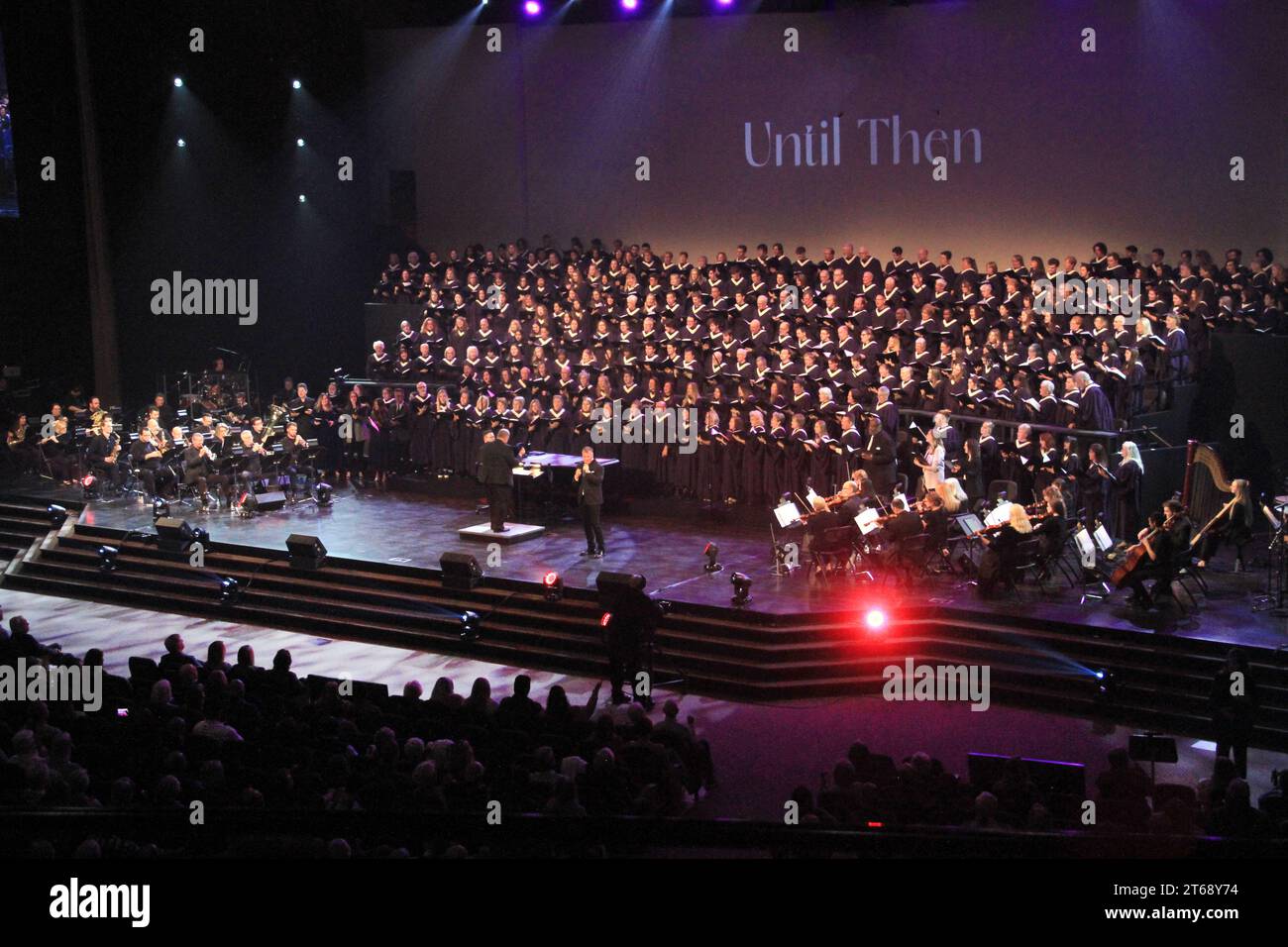 Christian worship concert hi-res stock photography and images - Alamy