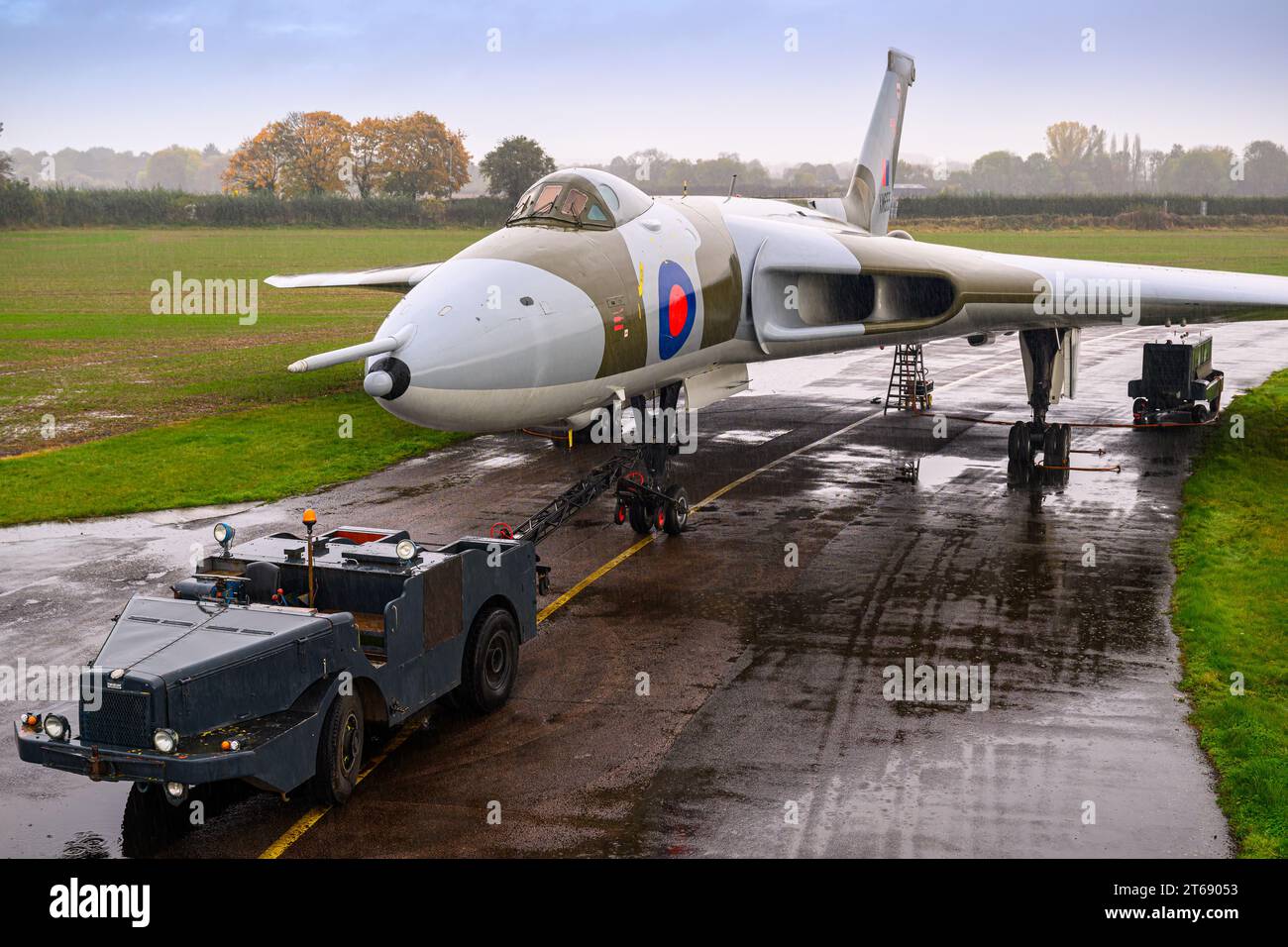 Aircraft tug douglas hi-res stock photography and images - Alamy