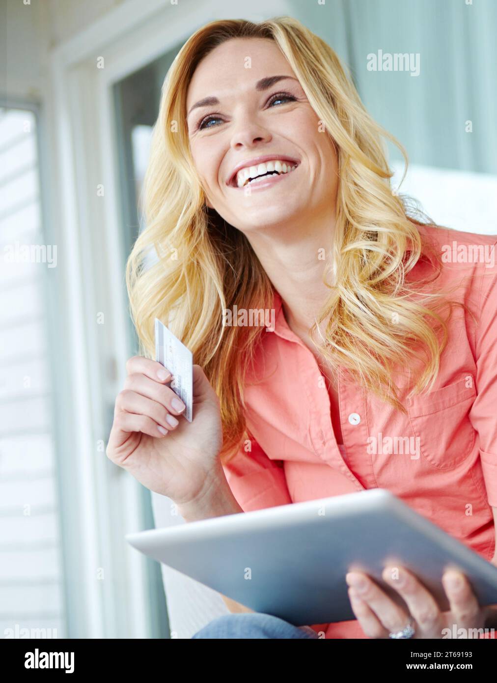 Beautiful women shop online hi-res stock photography and images - Alamy