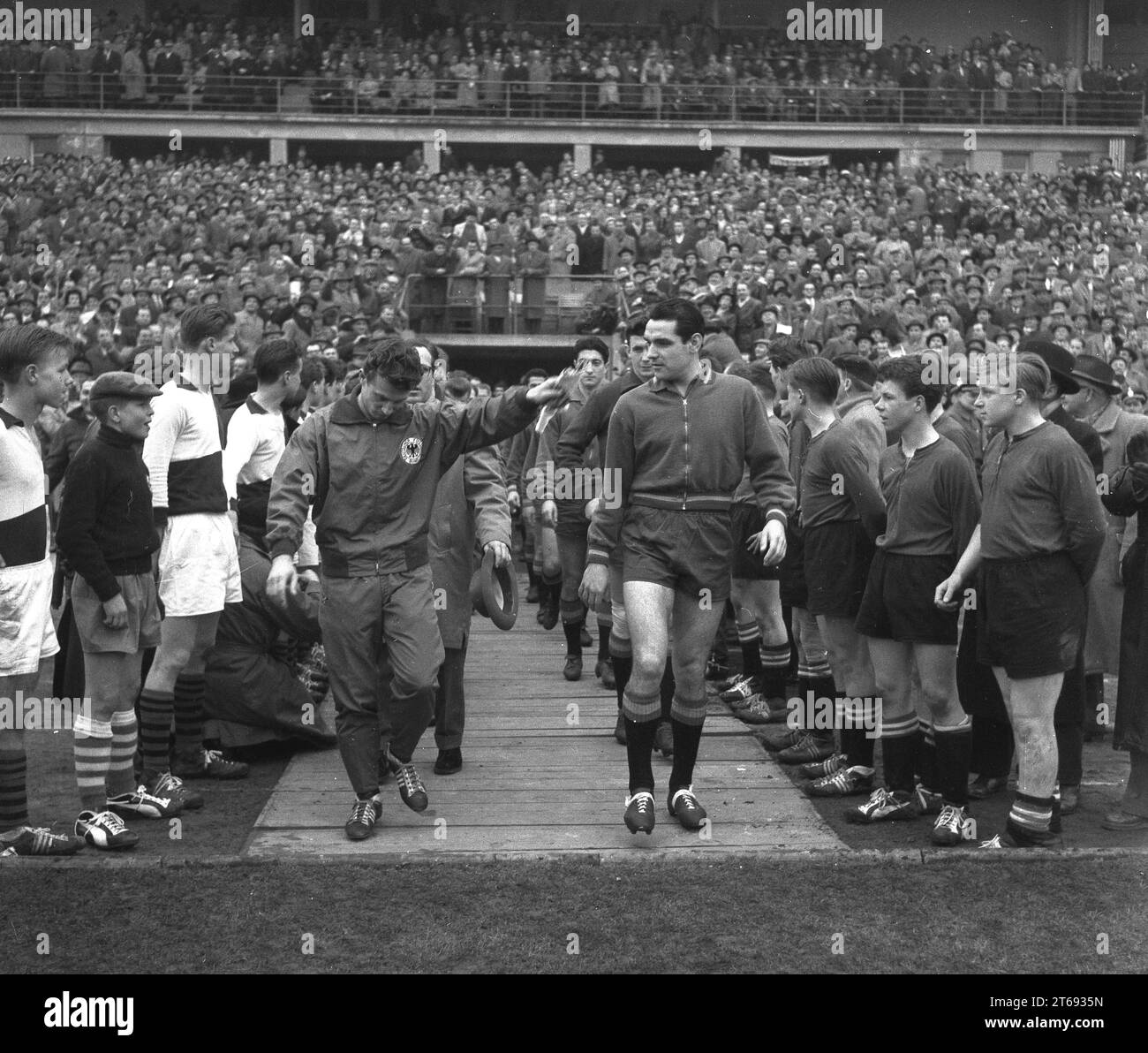 Spain soccer match Black and White Stock Photos & Images - Alamy