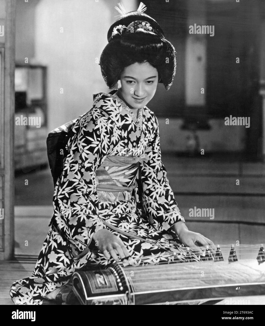 "Setsuko Hara in "" The Daughter of Samurei "", Germany / Japan 1937. [automated translation ...