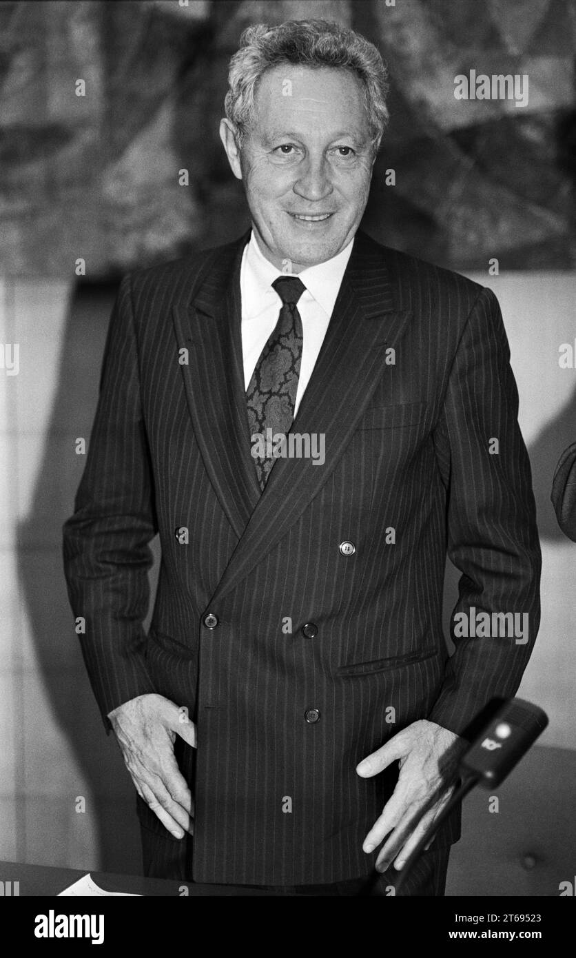 26 05 1993 hi-res stock photography and images - Alamy