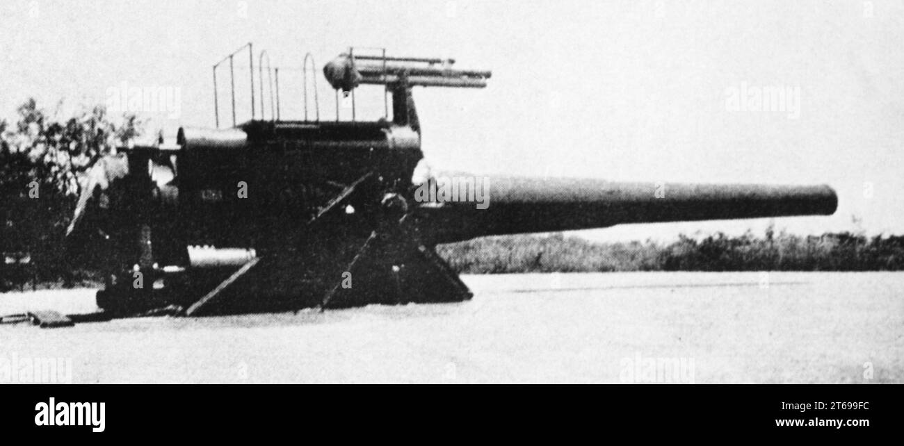 12inch gun in an American battery on Corregidor Island. The smaller gun ...