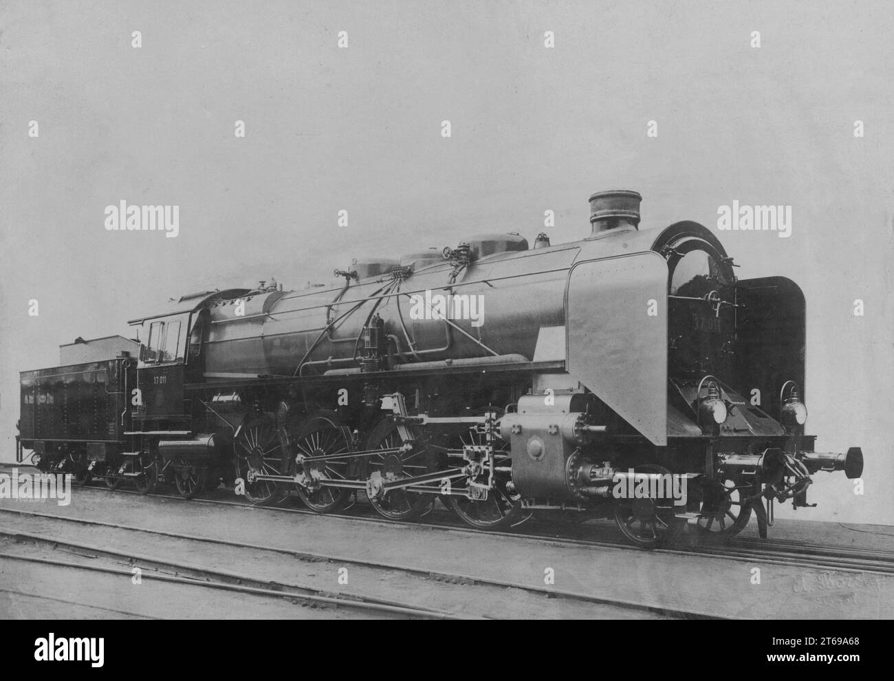 Locomotive 17 011 of the Borsig company, hot steam locomotive for D ...